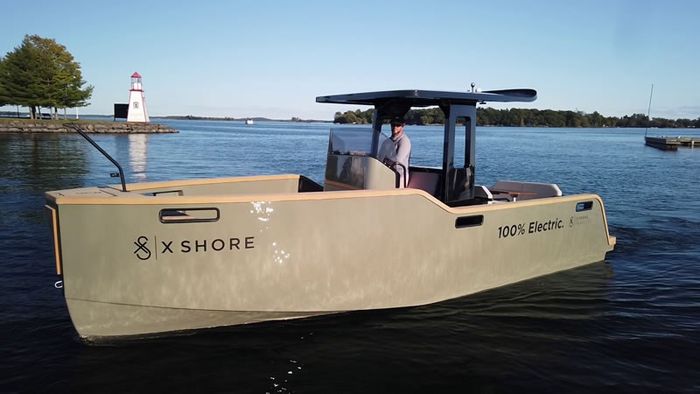 X Shore Eelex 8000 Boat 360 Virtual Tour