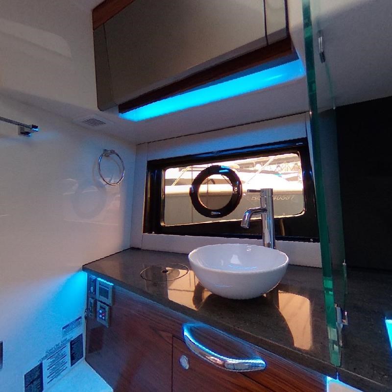 Boston Whaler 405 Conquest Boat 360 Virtual Tour