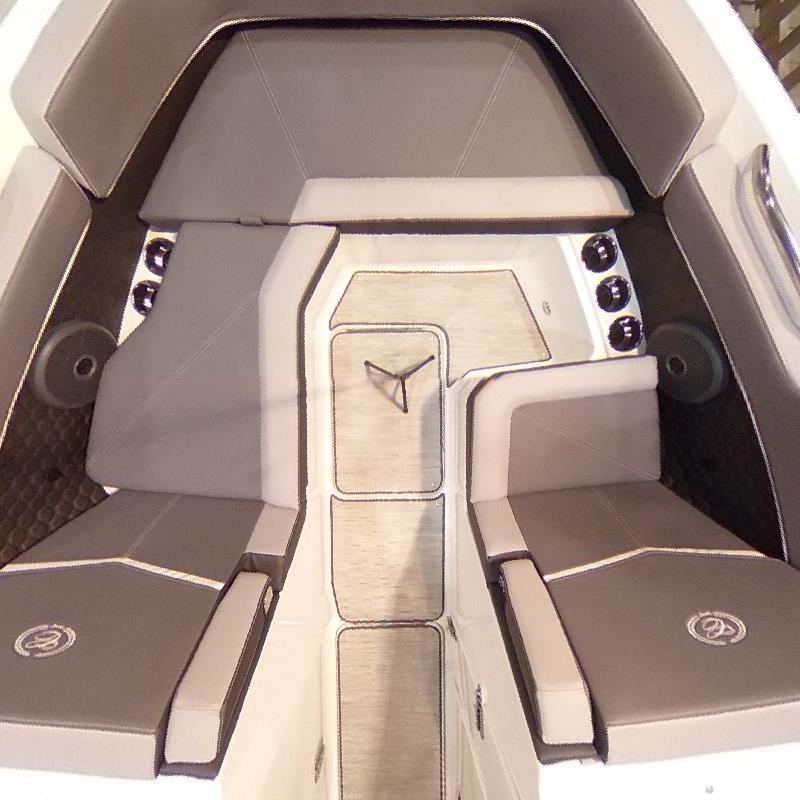 Cobalt R6 Surf Boat 360 Virtual Tour