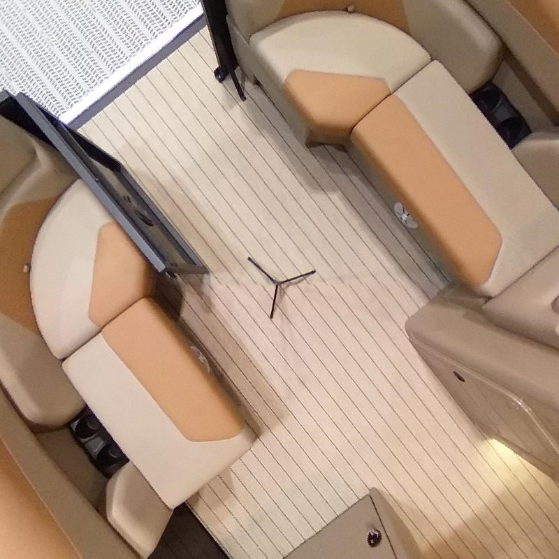 Legend E Series 23 Journey Boat 360 Virtual Tour