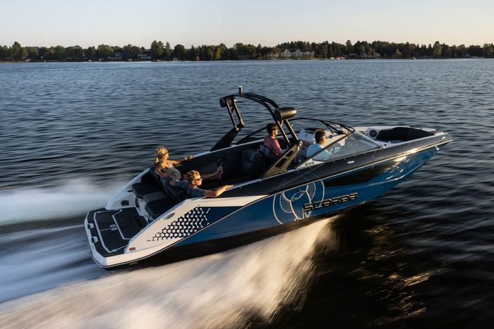 Scarab 255 ID Boat 360 Virtual Tour