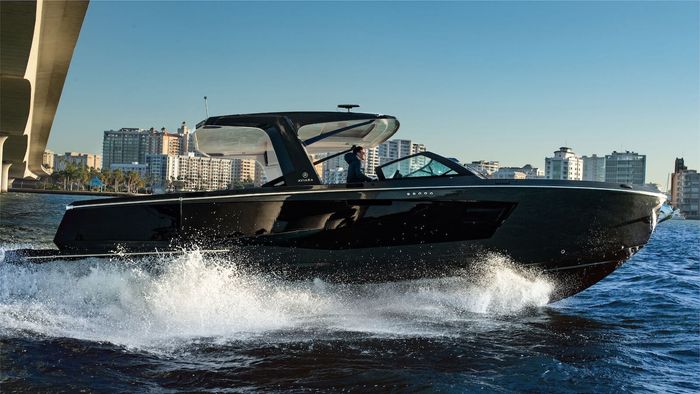 Aviara AV40 Boat 360 Virtual Tour