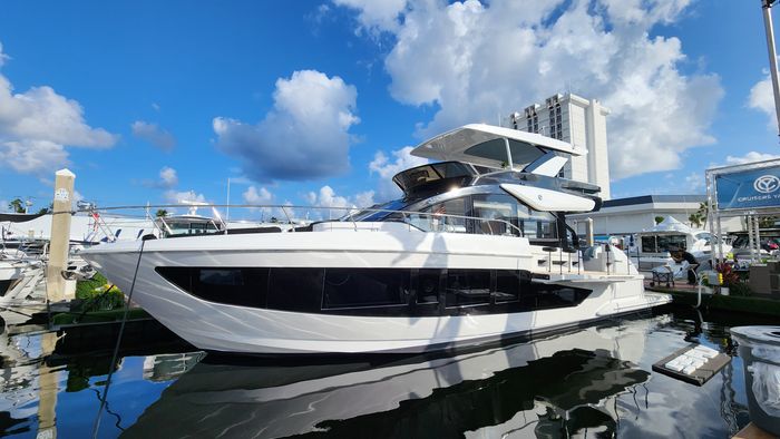 Cruisers 57 Fly Boat 360 Virtual Tour