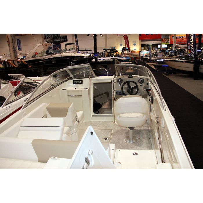 2014 Bayliner 642 Overnighter Bowrider Boat Review - BoatDealers.ca