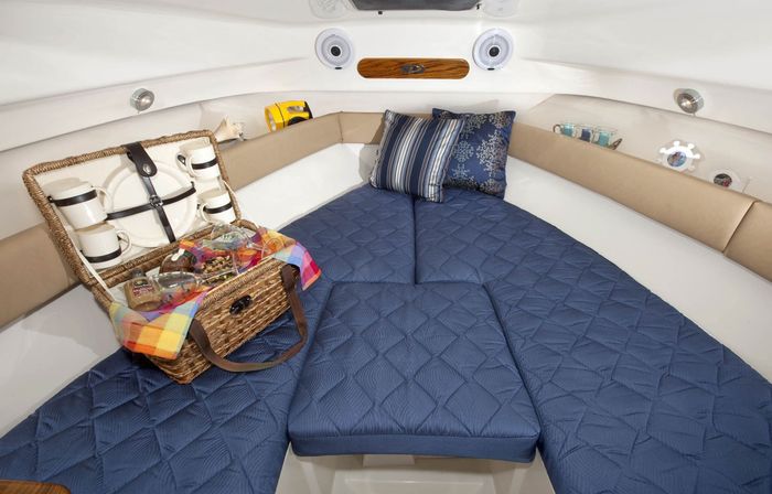 2014 Pursuit OS 255 Walkarounds Boat Review - BoatDealers.ca