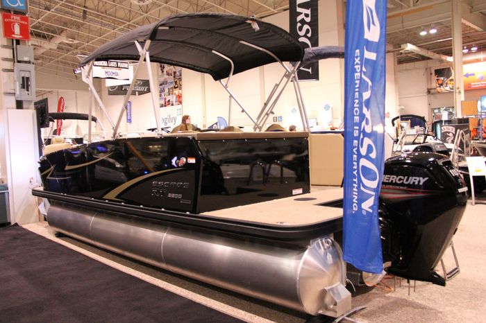 2015 Larson Escape RT Cruise 2200 Pontoon Boat Review - BoatDealers.ca
