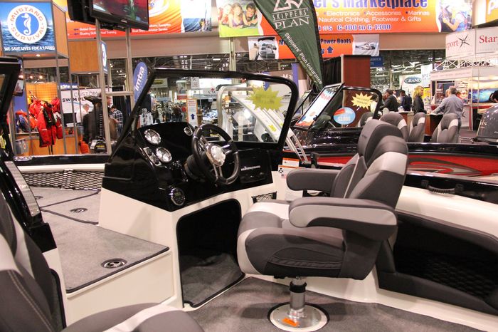 2015 Larson FX 1850 Dual Console Boat Review - BoatDealers.ca