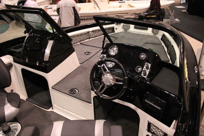 2015 Larson FX 1850 Dual Console Boat Review - BoatDealers.ca