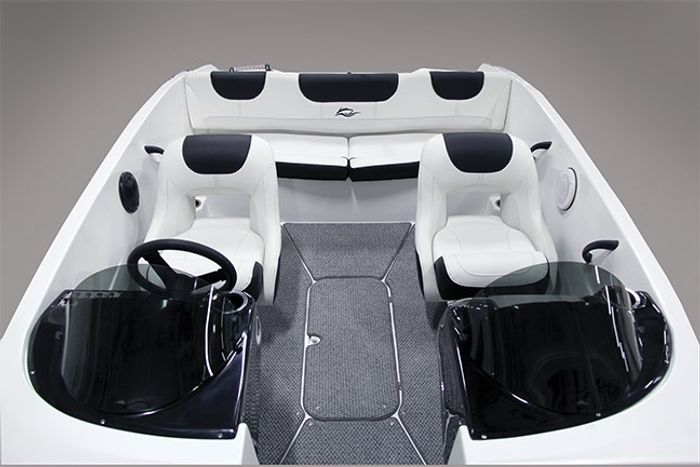 2015 Rinker 170 Bowrider Boat Review - BoatDealers.ca