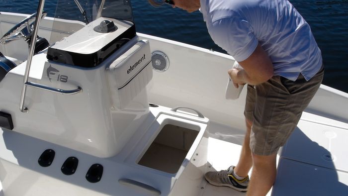 2016 Bayliner Element F18 - BoatDealers.ca Article