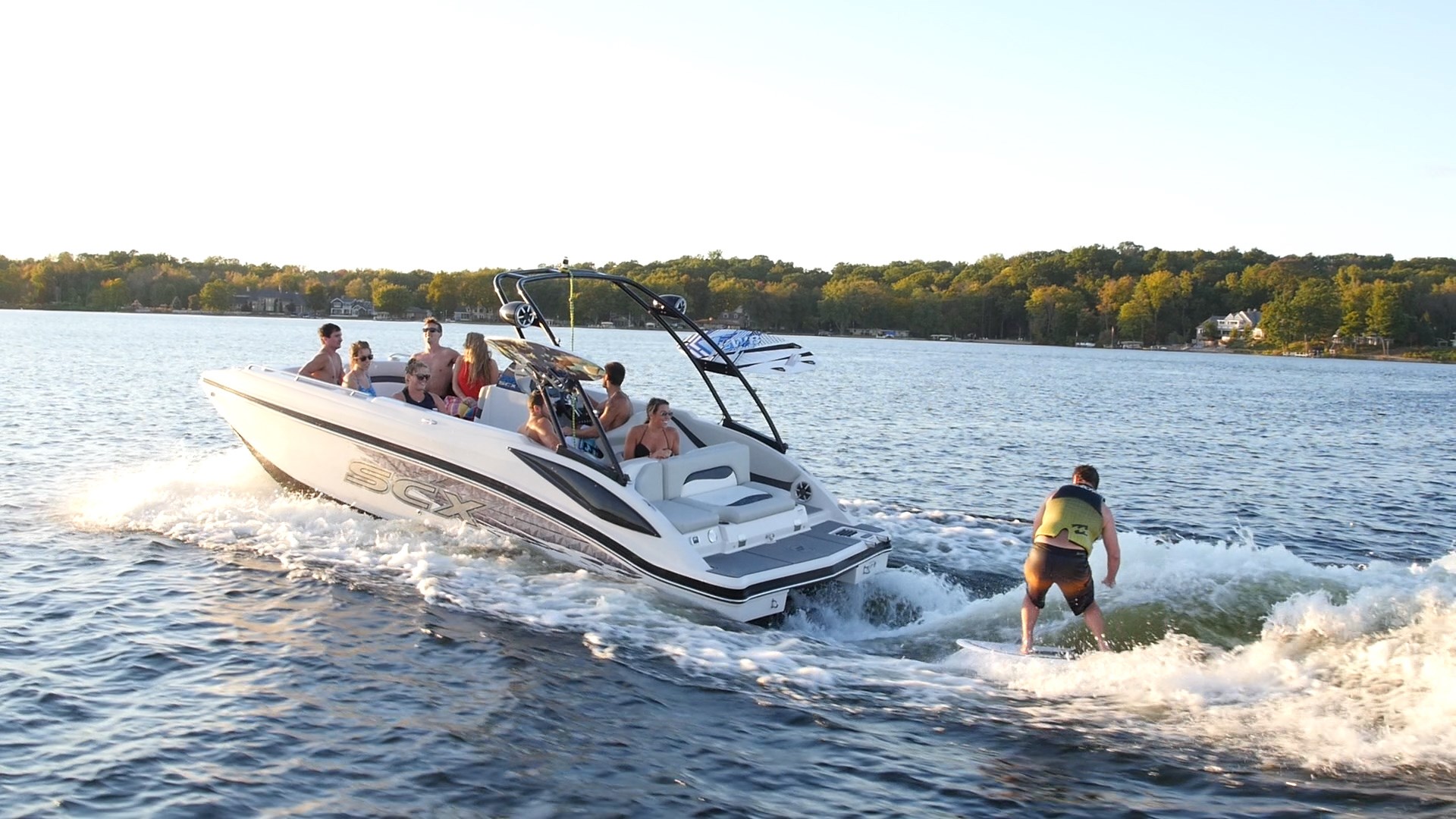 2016 Starcraft SCX 231 IO Ski and Wakeboard Boat Review - BoatDealers.ca