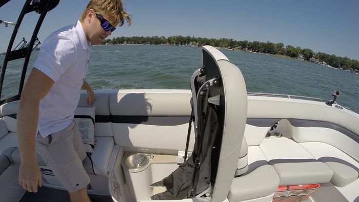 2016 Starcraft SCX 231 IO Ski and Wakeboard Boat Review - BoatDealers.ca