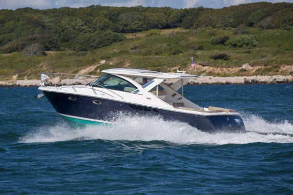 2016 Tiara 31 Cruisers Boat Review - BoatDealers.ca