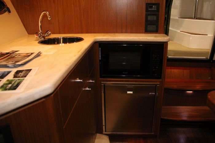 2016 Tiara 31 Cruisers Boat Review - BoatDealers.ca