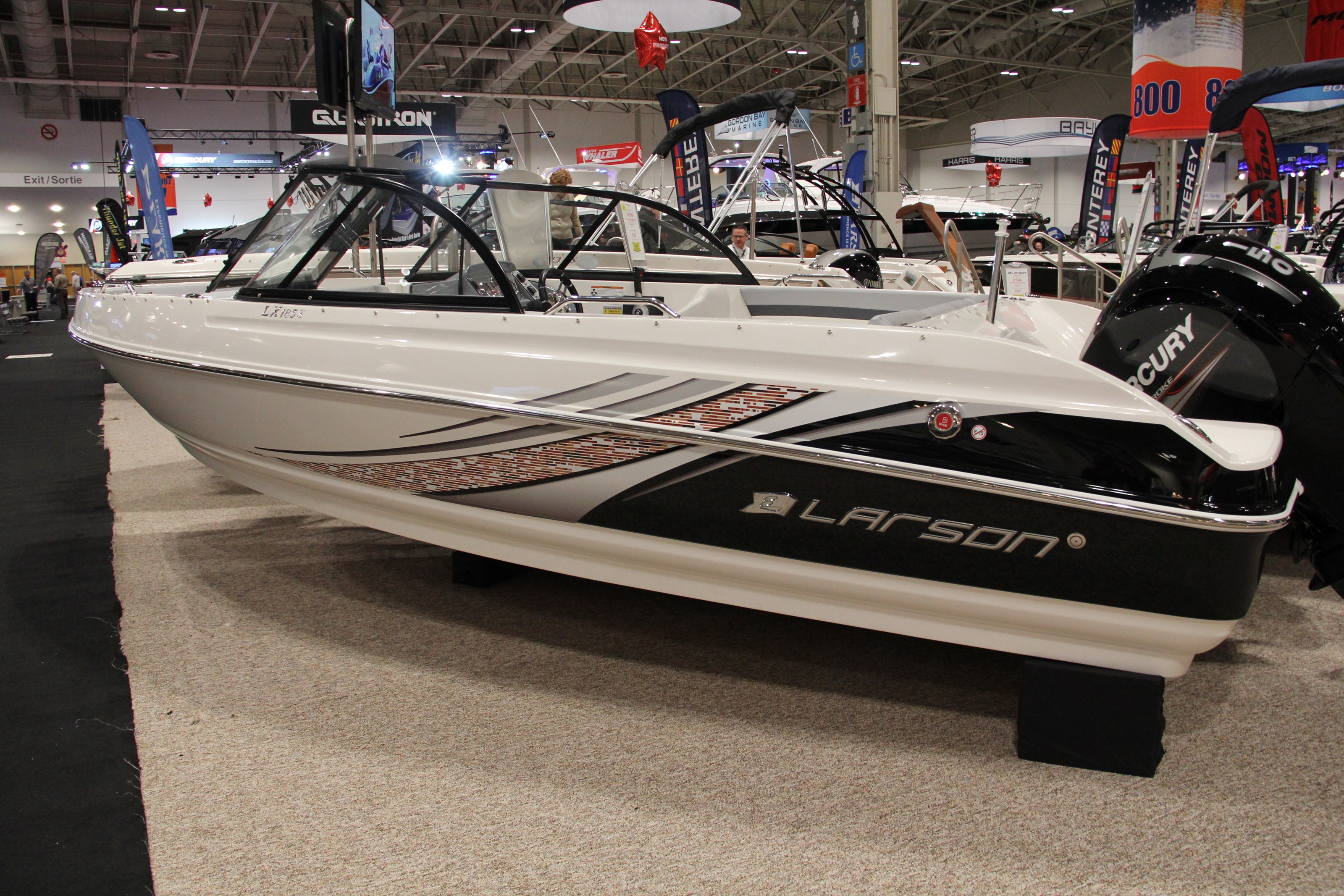 2017 Larson LX 185 OB Bowrider Boat Review - BoatDealers.ca