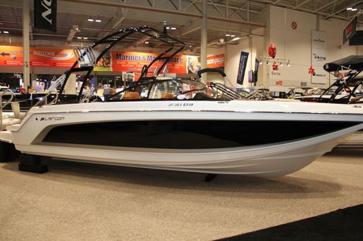 Larson Boat Reviews - BoatDealers.ca