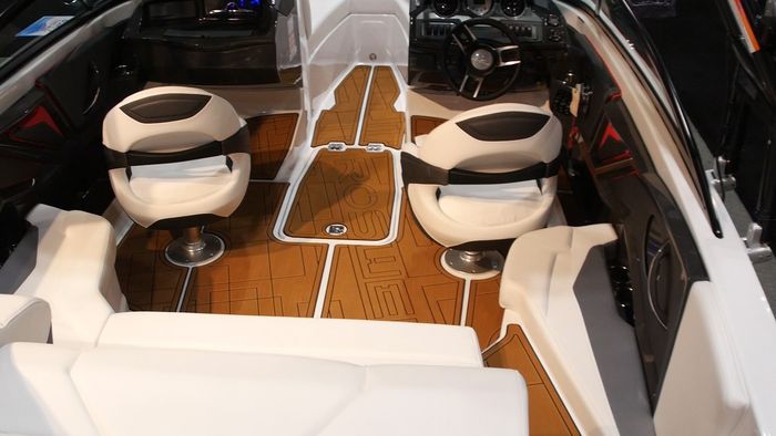 2017 Monterey 238 SS Ski and Wakeboard Boat Review - BoatDealers.ca