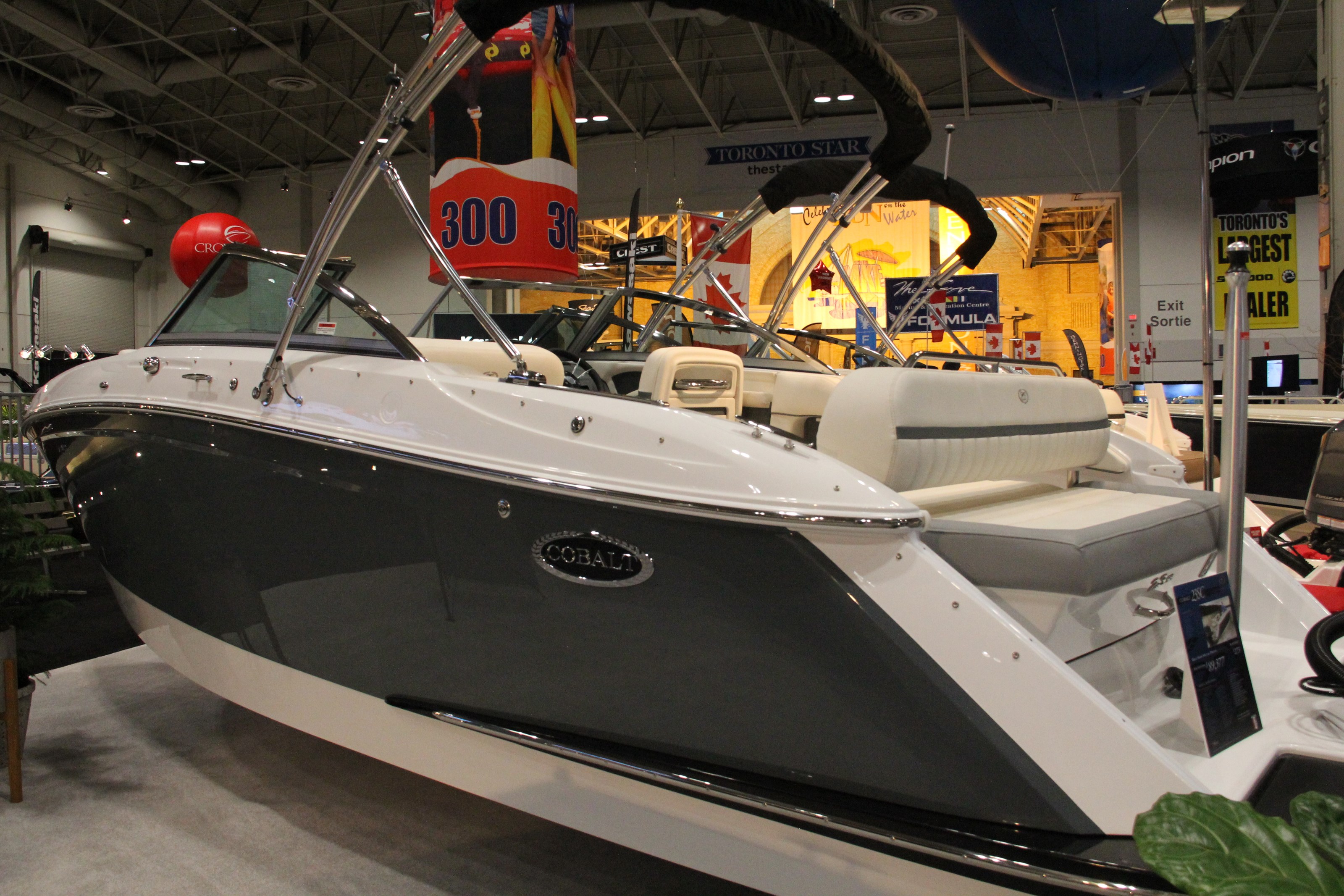 2018 Cobalt 23 SC Bowrider Boat Review - BoatDealers.ca