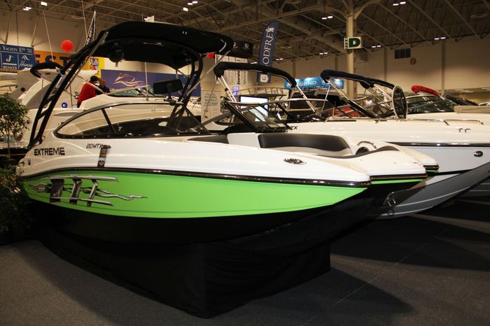 2019 Rinker 20MTX Bowrider Boat Review - BoatDealers.ca