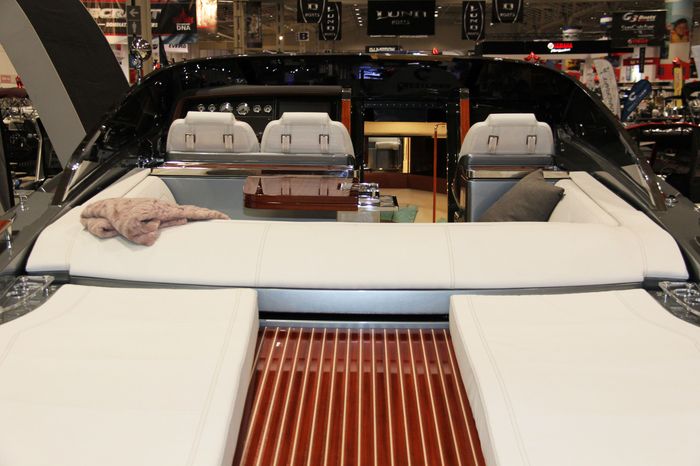 2019 Riva Rivamare Cruisers Boat Review - BoatDealers.ca