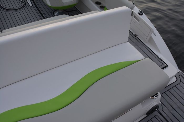 2019 Starcraft Sport Star Step 220 Deck Boat Boat Review - BoatDealers.ca