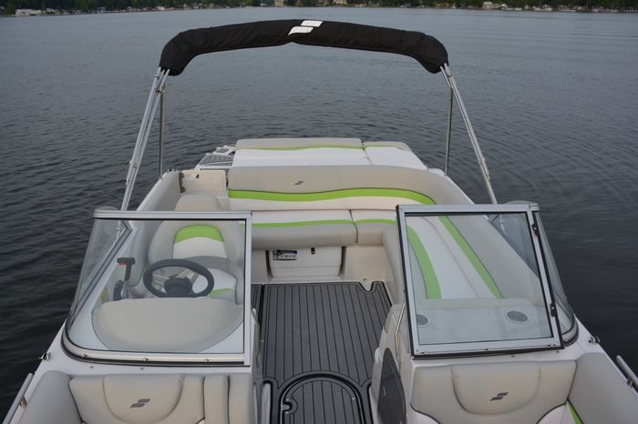 2019 Starcraft Sport Star Step 220 Deck Boat Boat Review - BoatDealers.ca