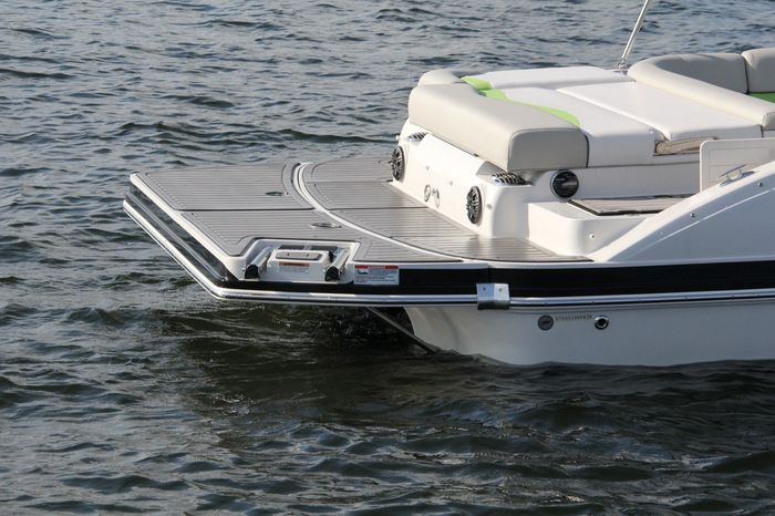 2019 Starcraft Sport Star Step 220 Deck Boat Boat Review - BoatDealers.ca