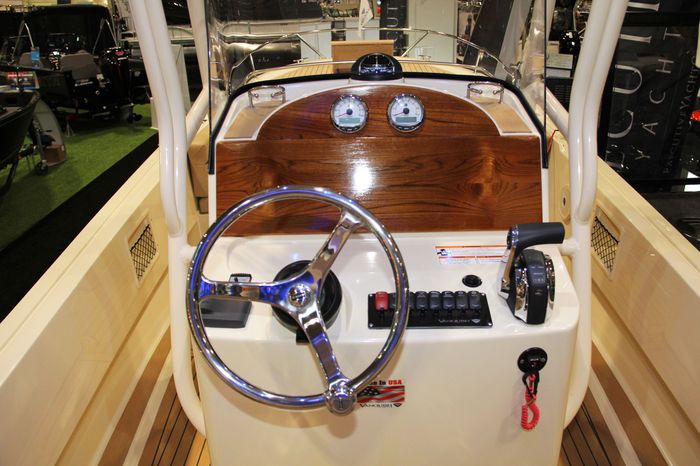 2019 Vanquish 26 CC Center Console Boat Review - BoatDealers.ca