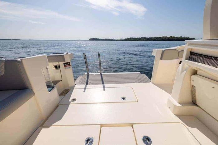 2023 Scout 400 LXF Center Console Boat Review - BoatDealers.ca