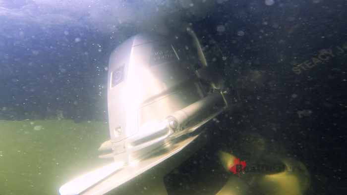 2023 Volvo-Penta V8 380HP FWD Motor Boat Review - BoatDealers.ca