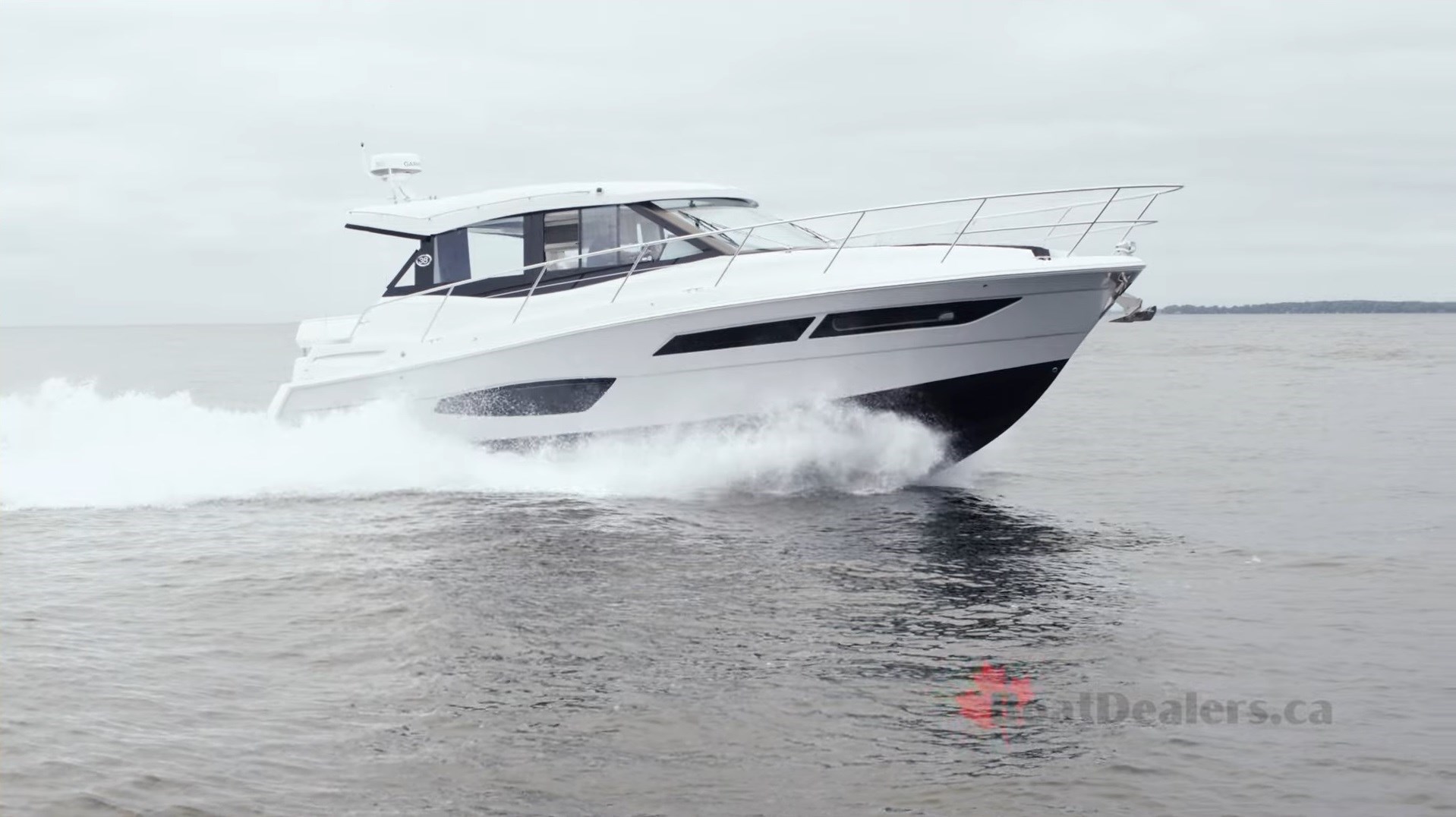 2024 Regal 38 Grand Coupe Cruisers Boat Review - BoatDealers.ca