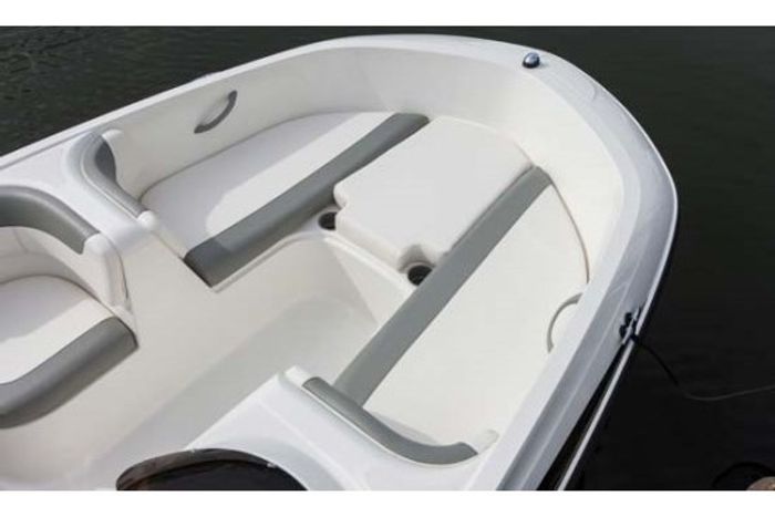 2013 Bayliner Element Bowrider Boat Review - BoatDealers.ca