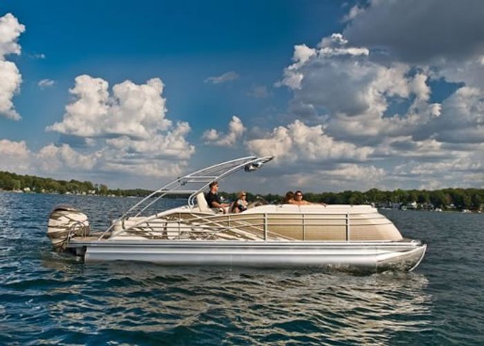 2012 Bennington 2575 QCW I/O Pontoon Boat Review - BoatDealers.ca