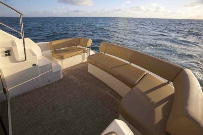 2013 Carver C34 Motor Yachts Boat Review - BoatDealers.ca