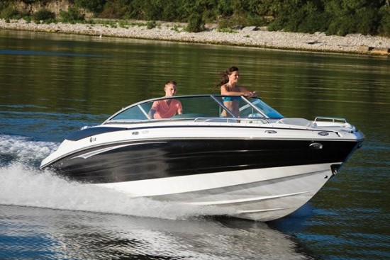 2013 Cruisers Yachts 258 Sport Bowrider Boat Review - BoatDealers.ca