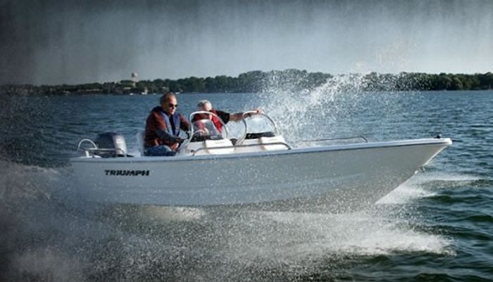 2013 Triumph 170 CC & DC Center Console Boat Review - BoatDealers.ca