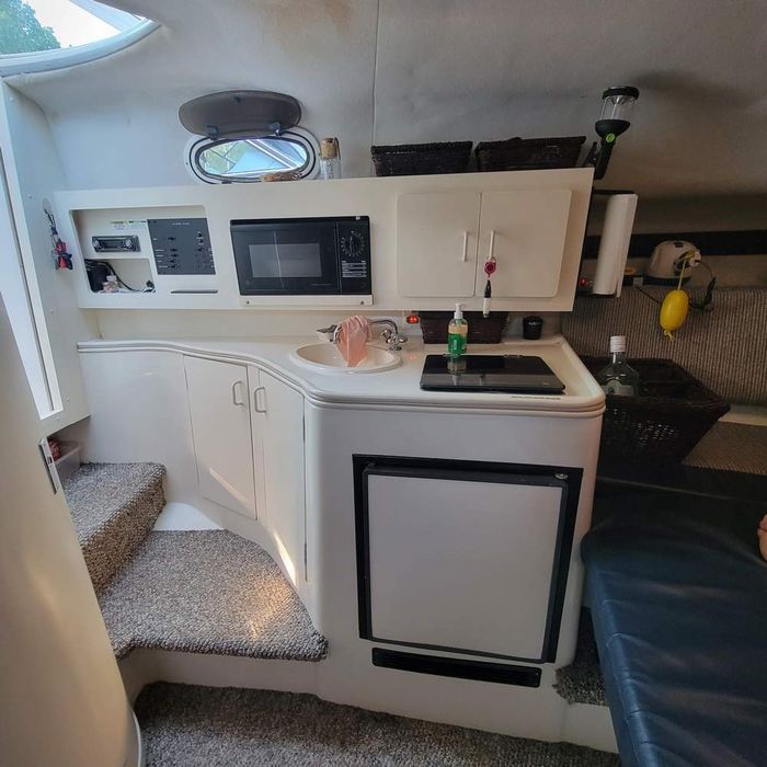 Carver 260 Mid Cabin Express 1997 Used Boat for Sale in Oakville ...