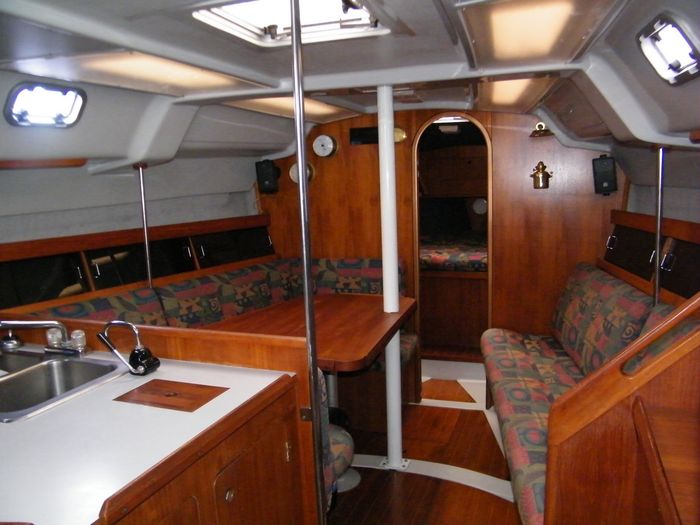 Hunter Legend 35.5 1988 Used Boat for Sale in Plattsburgh, New York ...