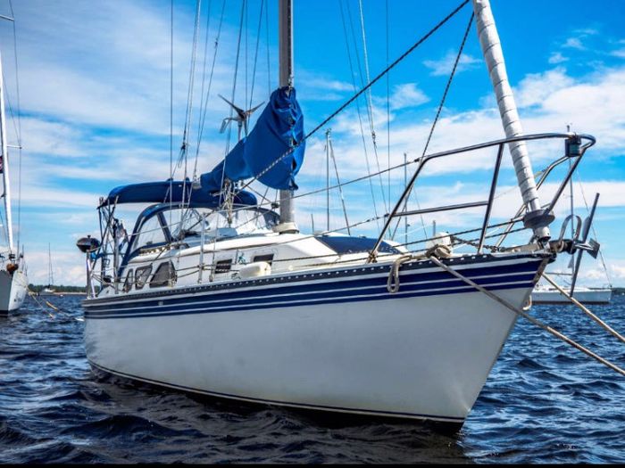 Newport 31 1988 Used Boat for Sale in Catskill, New York - BoatDealers.ca
