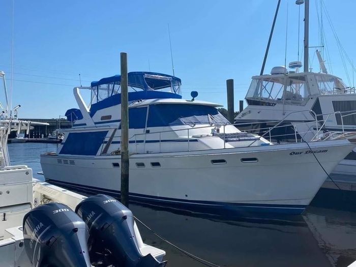 Bayliner 4550 1987 Used Boat for Sale in Green Cove Springs, Florida ...