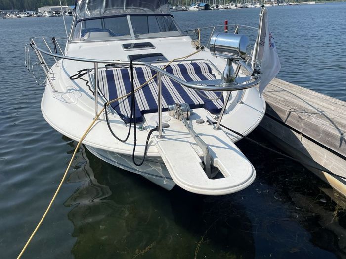 Larson Cabrio 310 1995 Used Boat for Sale in Penetanguishene, Ontario ...