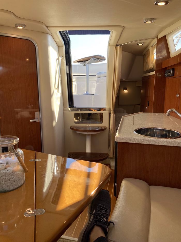 Regal 3060 Window Express Cruiser 2009 Used Boat for Sale in Comox ...