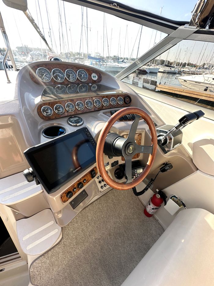 Regal 2760 Commodore 1998 Used Boat for Sale in Toronto, Ontario ...