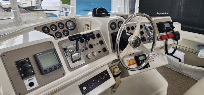 Carver 500 Cockpit Motor Yacht 1997 Used Boat for Sale in Dorval ...