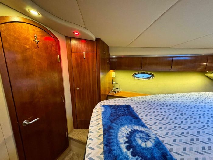 Cruisers Yachts 400/420 Express 2005 Used Boat for Sale in Orillia ...