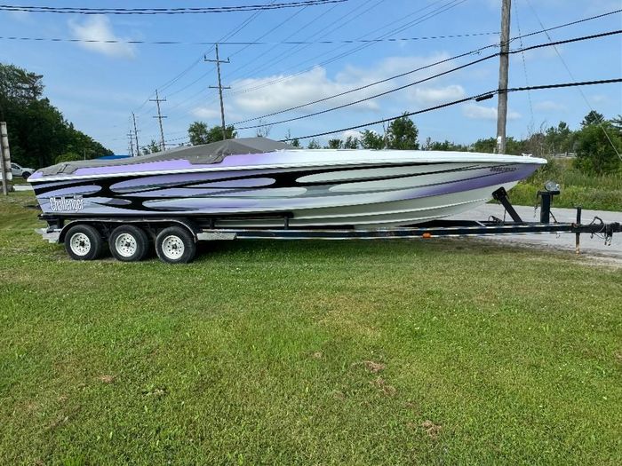 Challenger Offshore Super v-28 1995 Used Boat for Sale in Washago ...