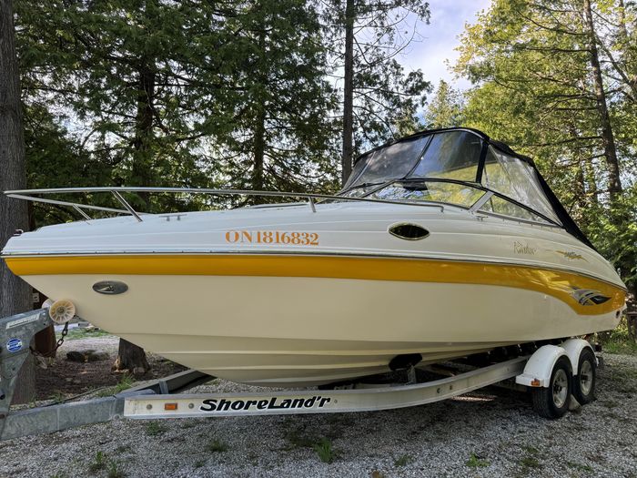 Rinker 232 captiva cuddly 2004 Used Boat for Sale in Little Current ...