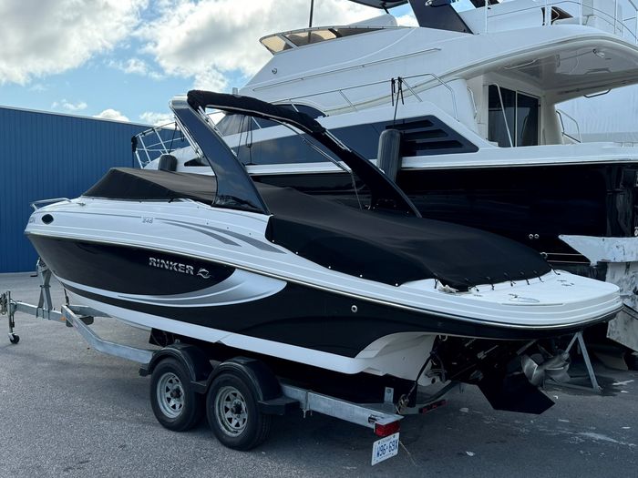 Rinker 246 Captiva 2013 Used Boat for Sale in Belleville, Ontario ...