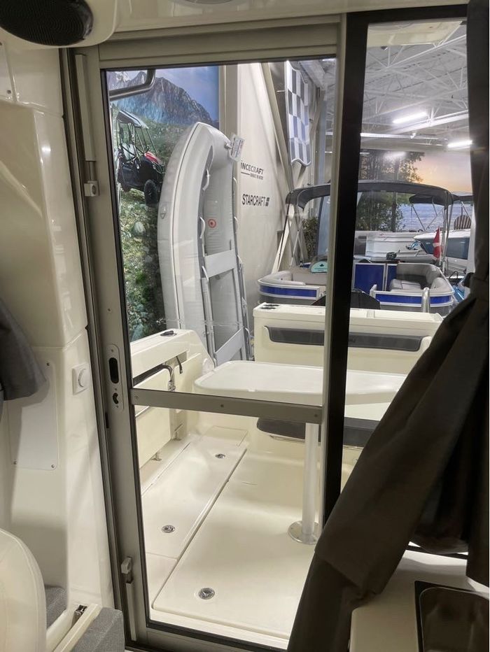 Trophy T23 Pilothouse WITH BOW THRUSTER! 2025 New Boat for Sale in London, Ontario - BoatDealers.ca