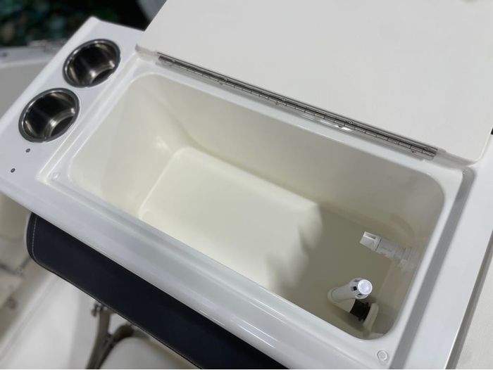 Trophy T23 Pilothouse WITH BOW THRUSTER! 2025 New Boat for Sale in ...